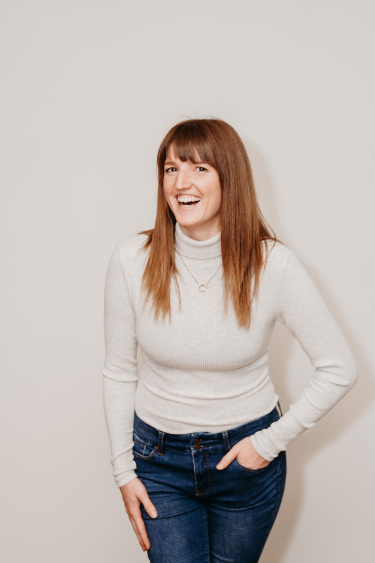 ABOUT - Kate Deering